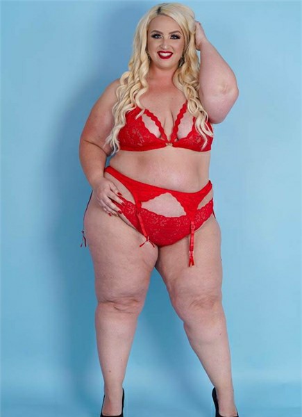 Pornstar Zoey Skyy Blonde Hair